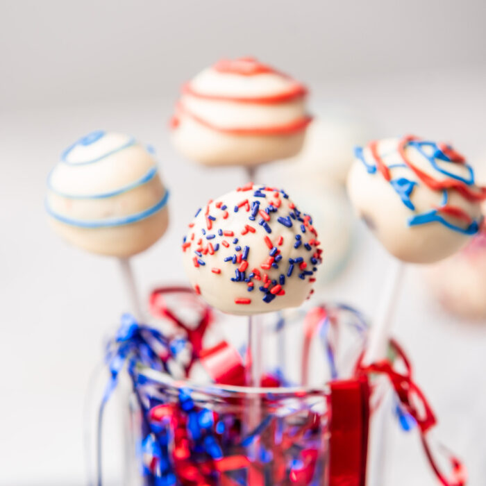 4th of July Cake Pops - ZEN AND HONEY