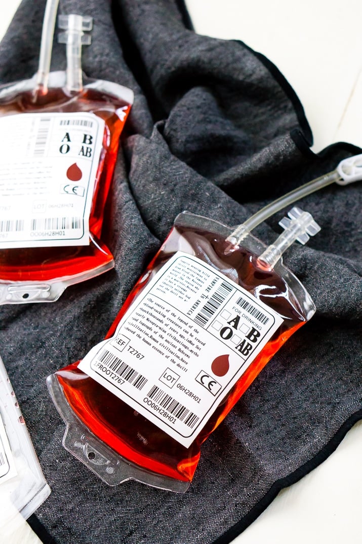 31 Bloody Easy Halloween Cocktails That Are All Treats Not Tricks - ZEN ...