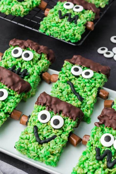 30 Easy Halloween Party Foods to Get You Into The Spooky Spirit - ZEN ...