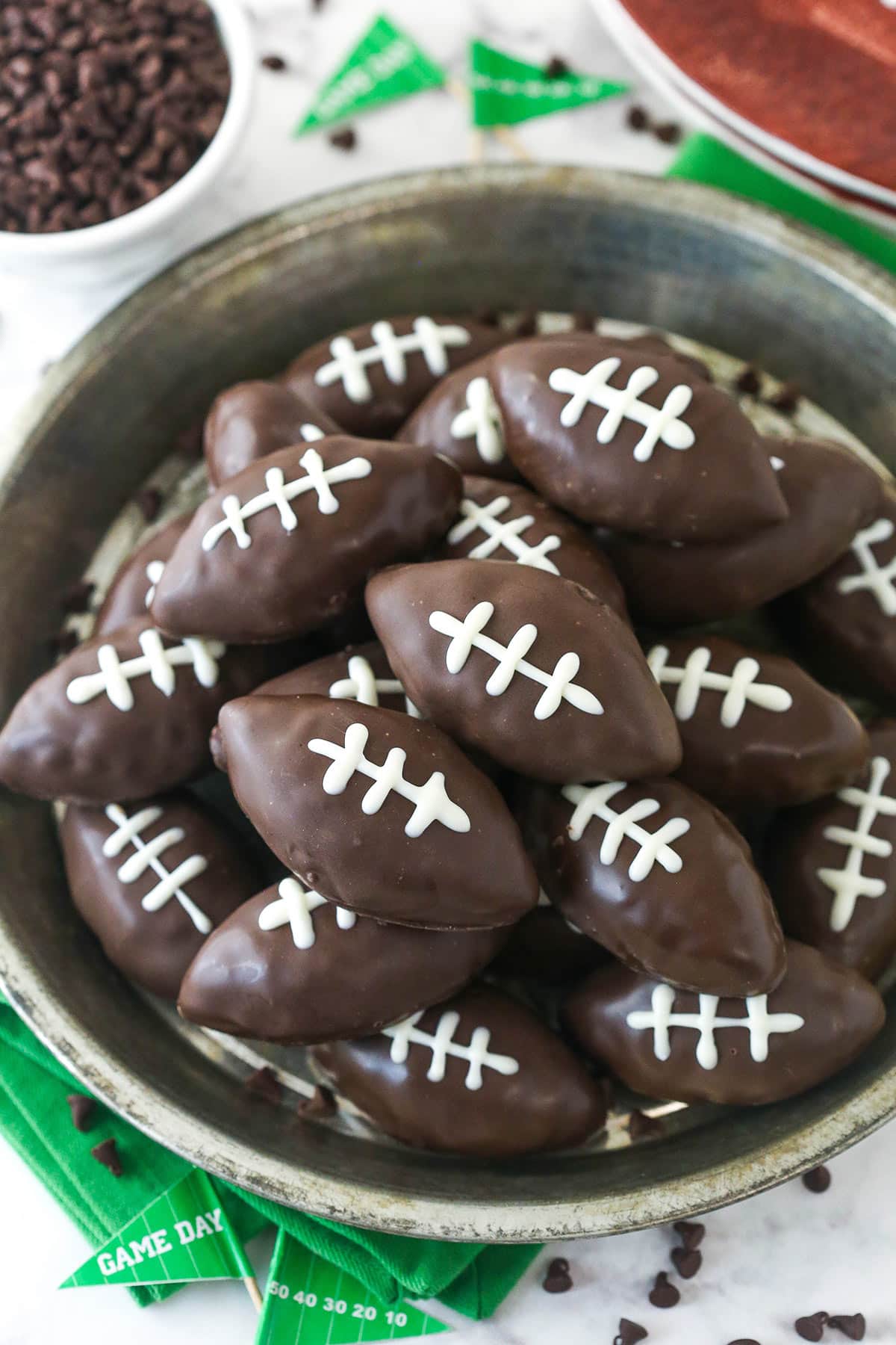 23 Easy Super Bowl Desserts for Football Season & Tailgating - ZEN AND ...