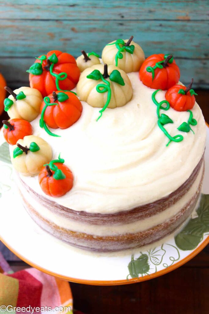 15 Easy Fall Cake Recipes To Make Your Home Smell Heavenly - ZEN AND HONEY