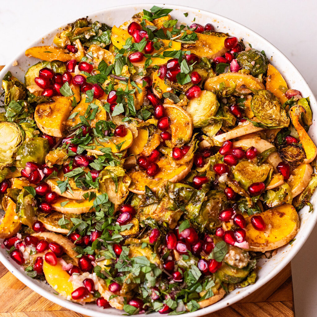 13 Festive Christmas Salad Recipes for Holiday Crunch - ZEN AND HONEY